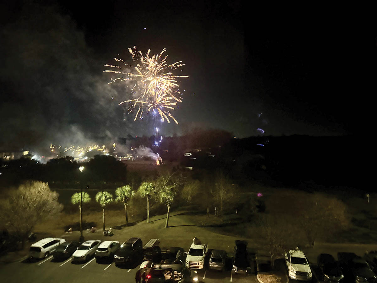 Conway New Year’s Eve fireworks show is quick rapid-fire display ...
